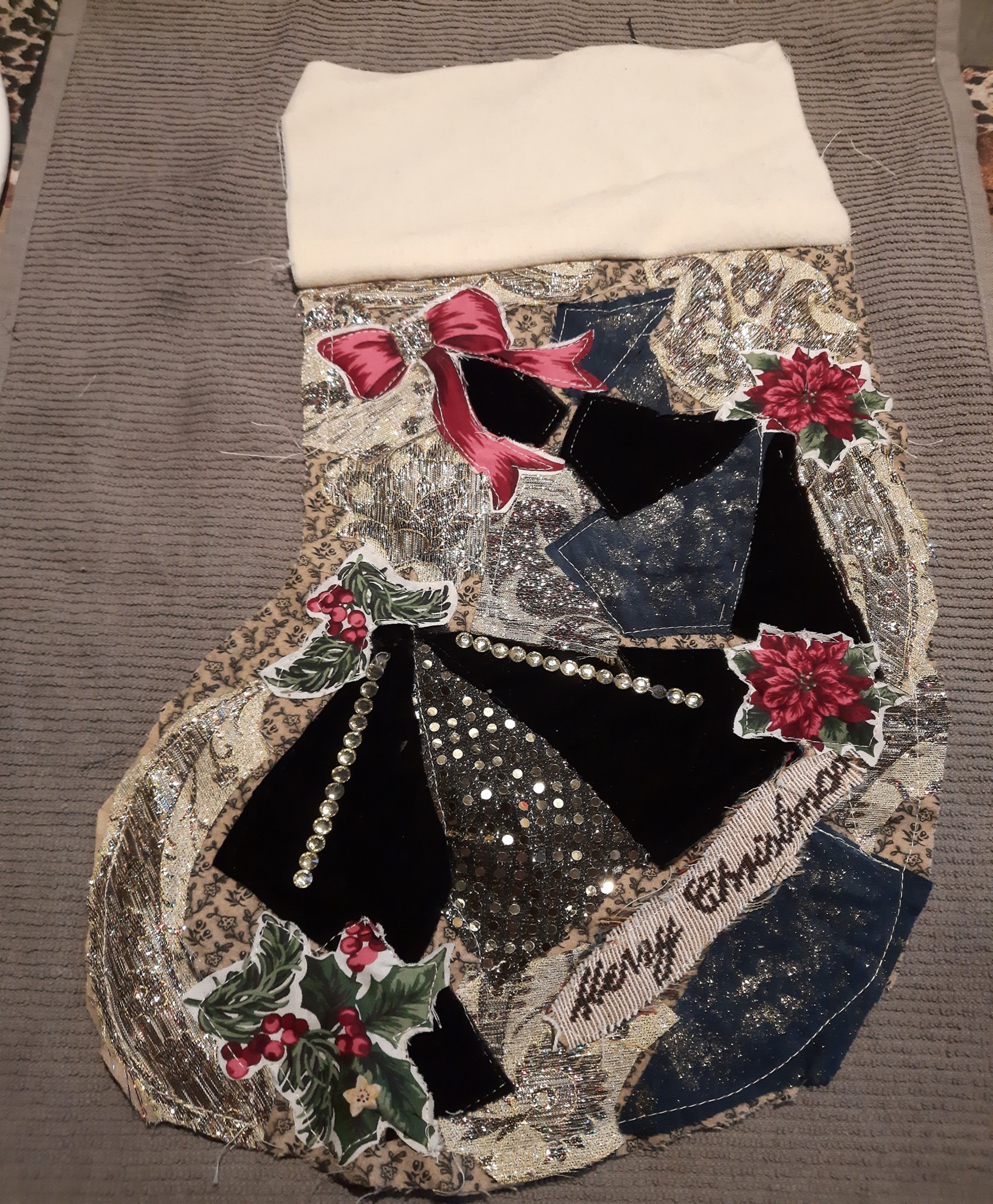 Virginias stocking | Ontario Network of Needleworkers